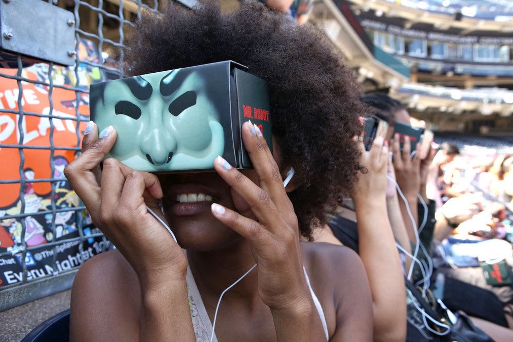 SDCC Photos : MR ROBOT | Seat42F