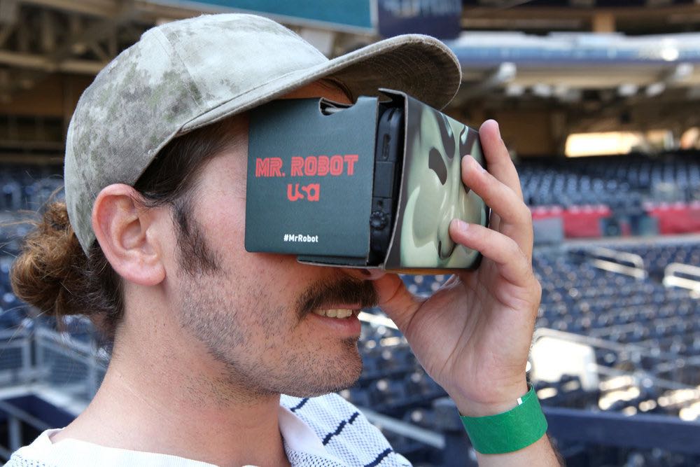 SDCC Photos : MR ROBOT | Seat42F