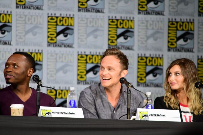 Comic-Con Photos : iZOMBIE Panel | Seat42F