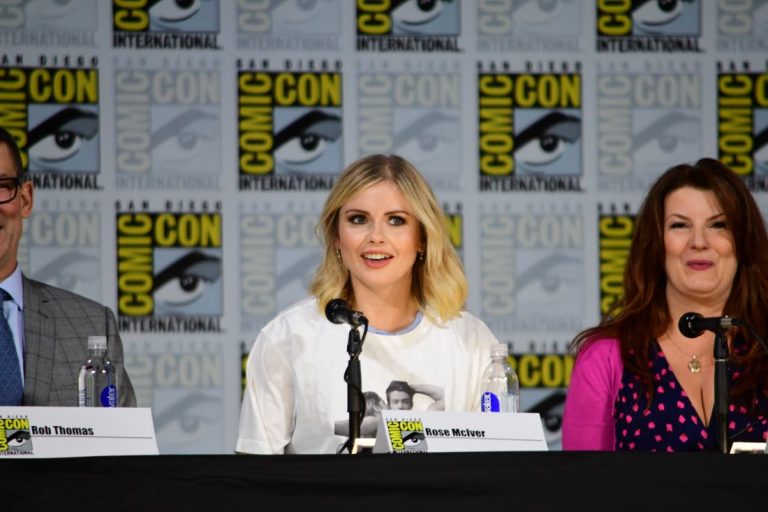 Comic-Con Photos : iZOMBIE Panel | Seat42F
