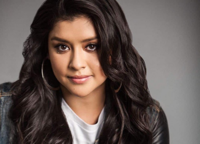 EXCLUSIVE : VIDA Scoop: Shining The Spotlight On Chelsea Rendon | Seat42F