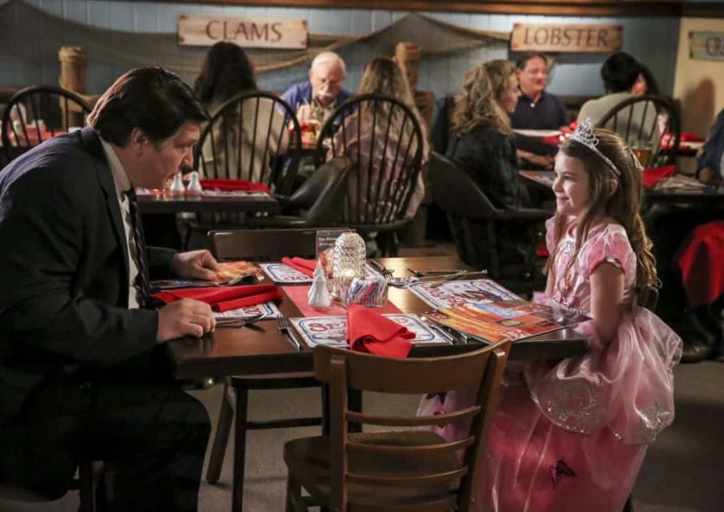 YOUNG SHELDON Season 1 Episode 21 Photos Summer Sausage, a Pocket ...