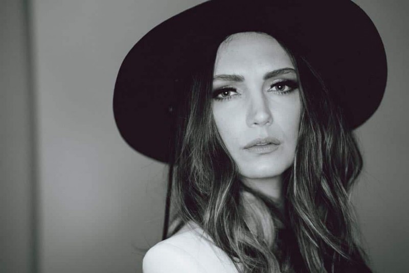 EXCLUSIVE : SIREN Scoop: Shining The Spotlight On Hannah Levien | Seat42F