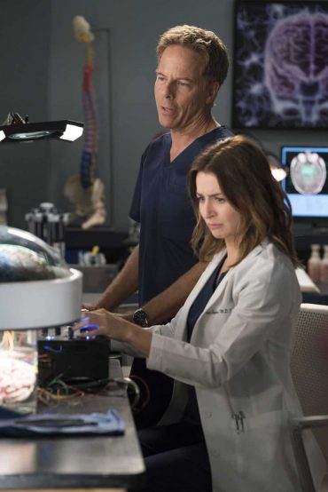 GREY'S ANATOMY Season 15 Episode 1 Photos With A Wonder And A Wild ...