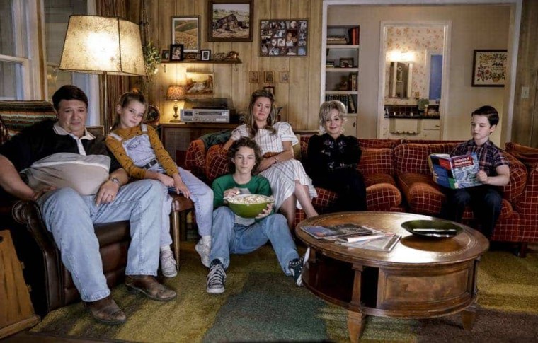 YOUNG SHELDON Season 2 Episode 4 Photos A Financial Secret And Fish ...