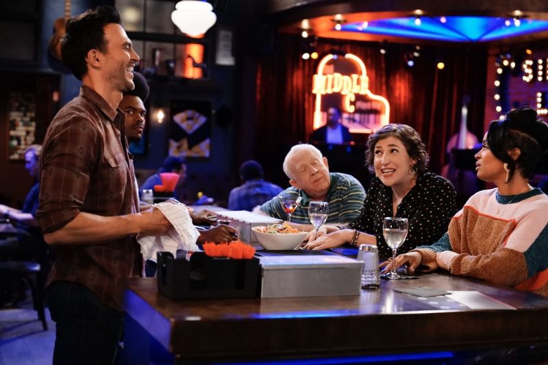 CALL ME KAT Season 1 Episode 4 Photos Therapy | Seat42F