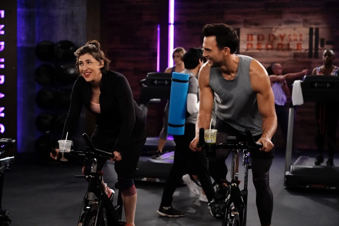 CALL ME KAT Season 1 Episode 6 Photos Gym | Seat42F