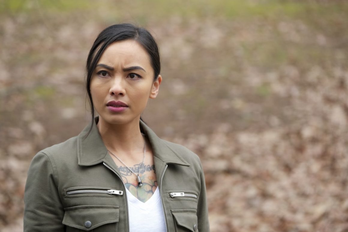 MACGYVER Season 5 Episode 7 Photos Golden Lancehead + Venom + Pole ...