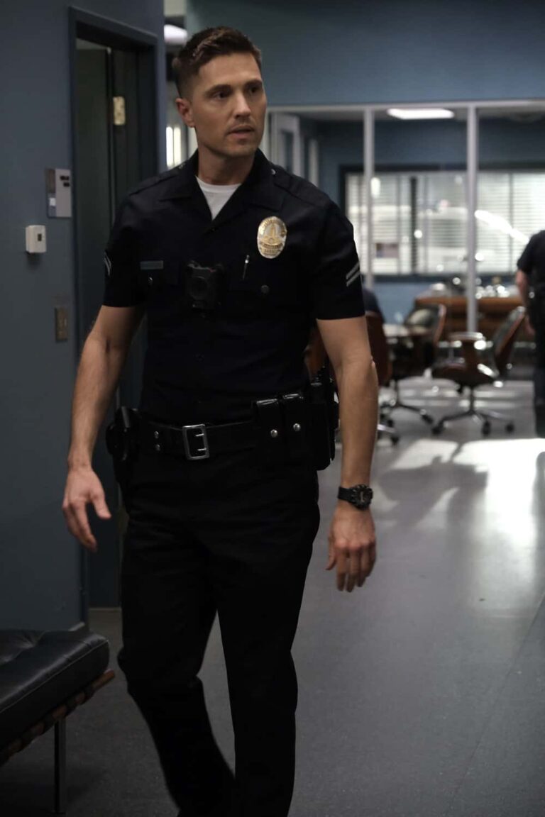 THE ROOKIE Season 3 Episode 10 Photos Man Of Honor | Seat42F
