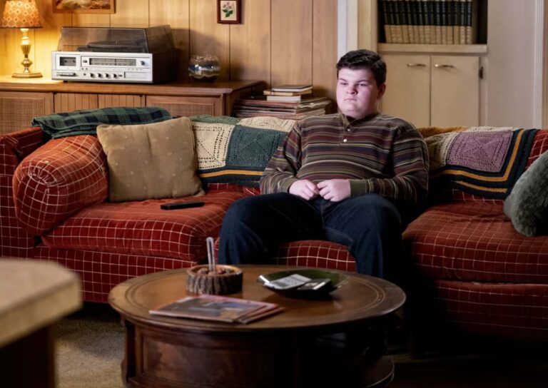 YOUNG SHELDON Season 4 Episode 15 Photos A Virus, Heartbreak And A ...
