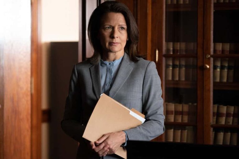 LAW AND ORDER ORGANIZED CRIME Season 1 Episode 4 Photos The Stuff That ...