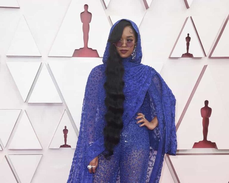 Oscars Red Carpet Photos 2021 | Seat42F