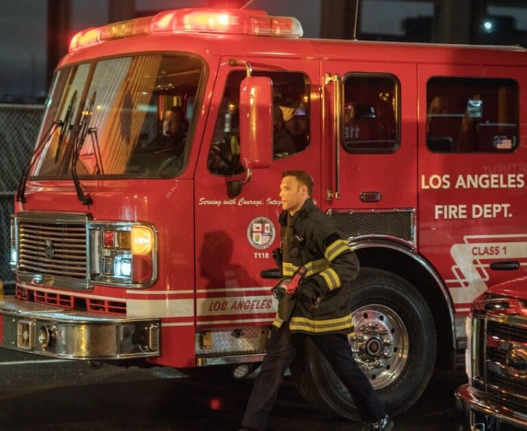 9-1-1 Season 4 Episode 11 Photos First Responders | Seat42F