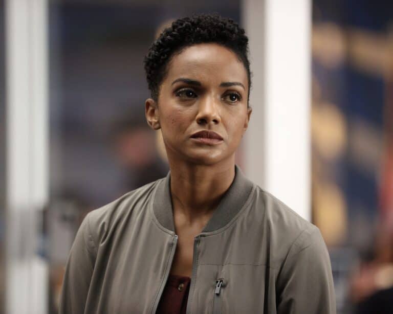 THE ROOKIE Season 4 Episode 1 Photos Life And Death | Seat42F