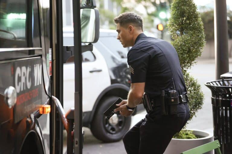 THE ROOKIE Season 4 Episode 2 Photos Five Minutes | Seat42F