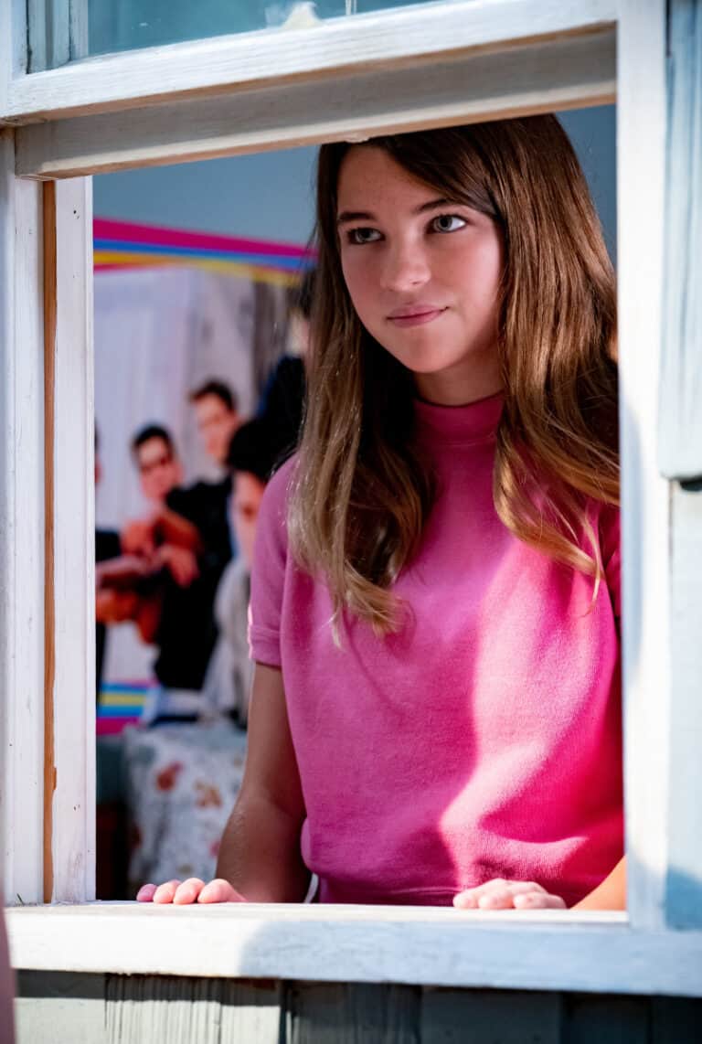 YOUNG SHELDON Season 5 Episode 6 Photos Money Laundering And A Cascade ...