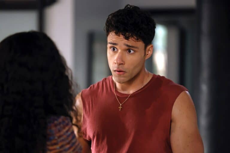 911 LONE STAR Season 3 Episode 11 Photos Prince Albert In A Can | Seat42F