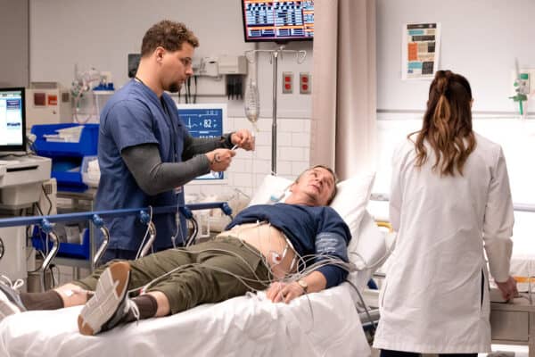 NEW AMSTERDAM Season 4 Episode 20 Photos Rise | Seat42F