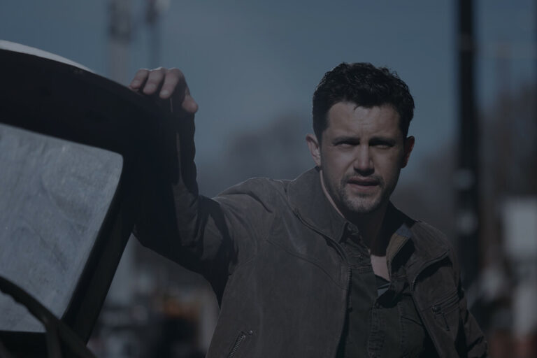 ROSWELL NEW MEXICO Season 4 Episode 12 Photos Two Sparrows In A ...