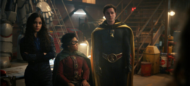 STARGIRL Season 3 Episode 1 Photos Frenemies Chapter One The Murder ...