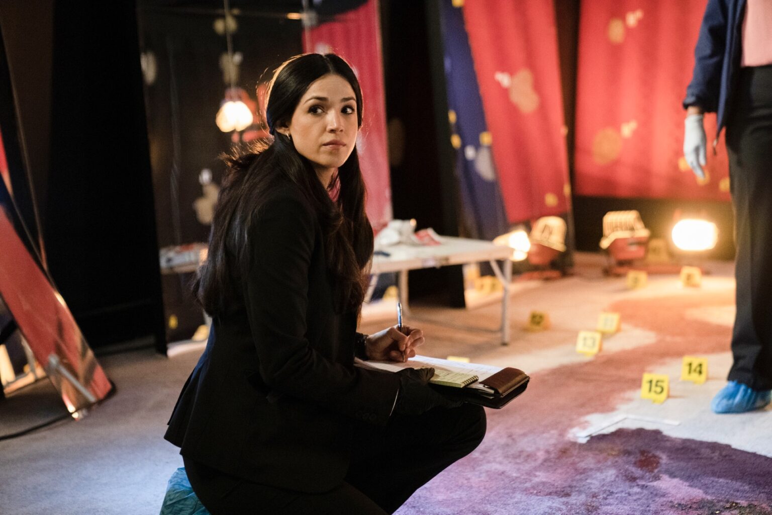 CSI VEGAS Season 2 Episode 1 Photos She's Gone | Seat42F