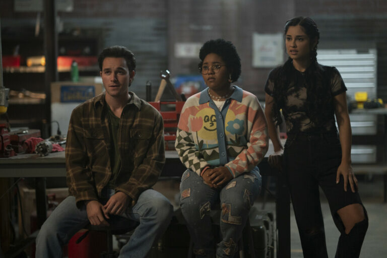 STARGIRL Season 3 Episode 2 Photos Frenemies Chapter Two The Suspects ...