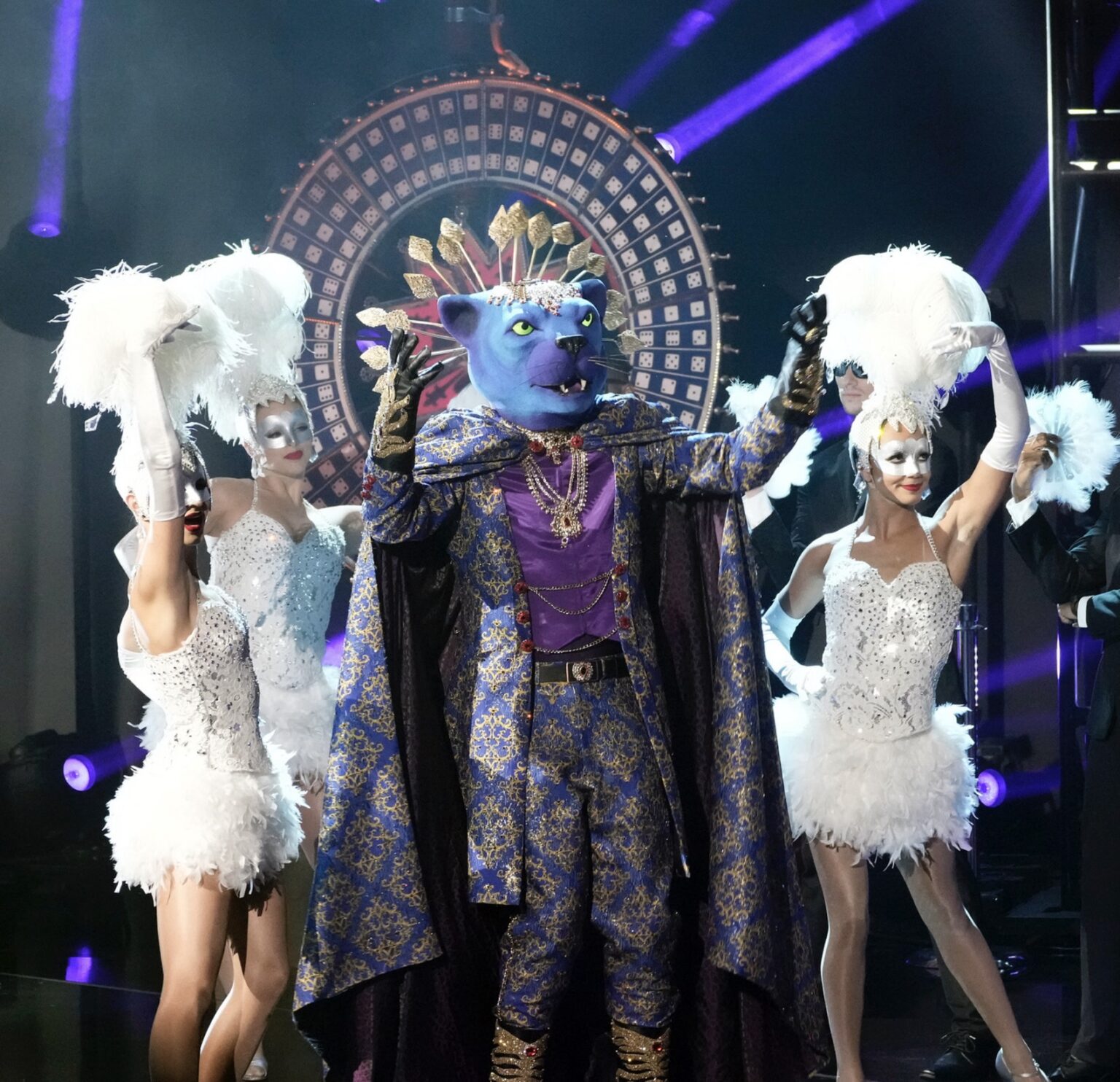 THE MASKED SINGER Season 8 Episode 2 Photos Vegas Night | Seat42F
