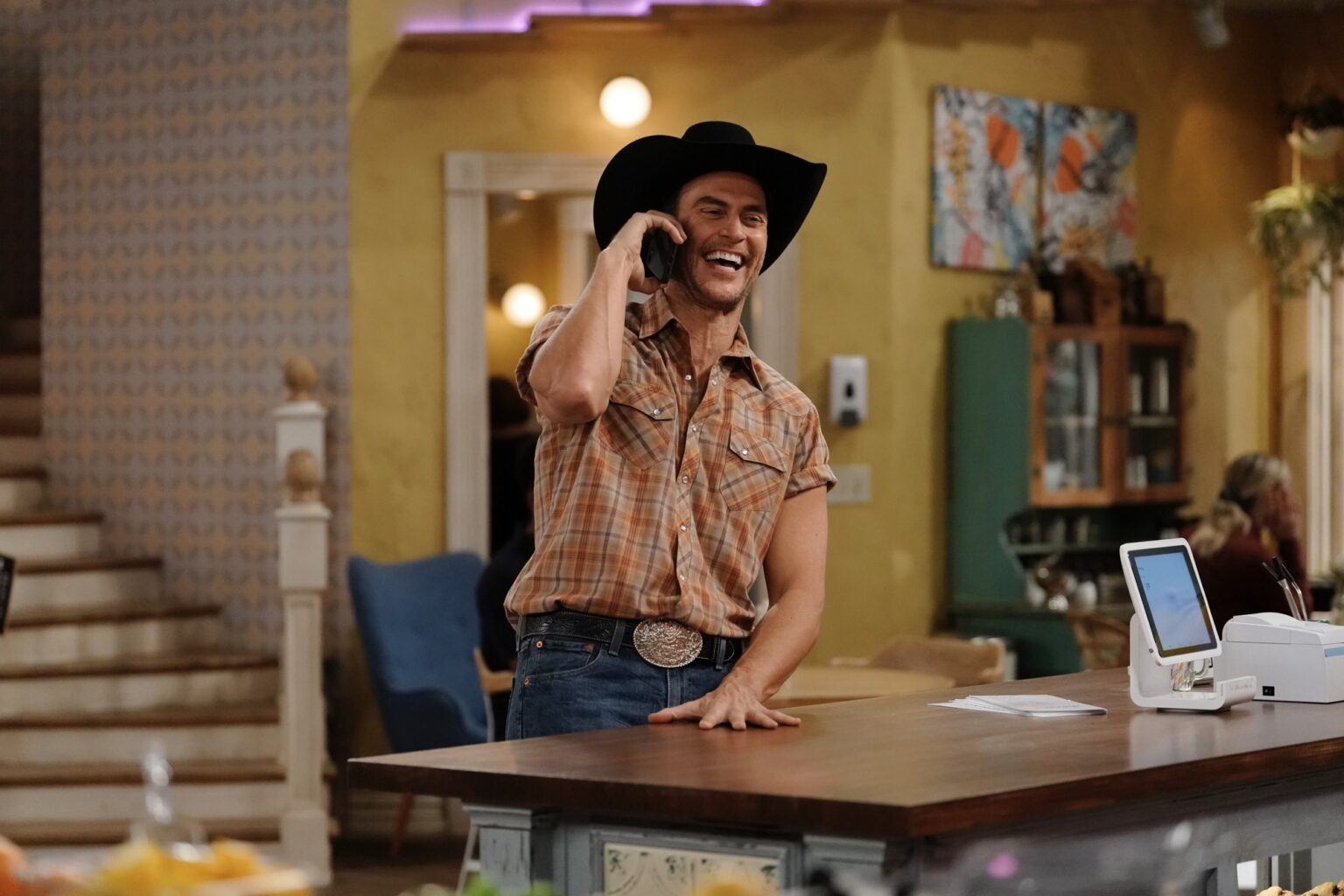 CALL ME KAT Season 3 Episode 1 Photos Call Me Ken Jennings | Seat42F