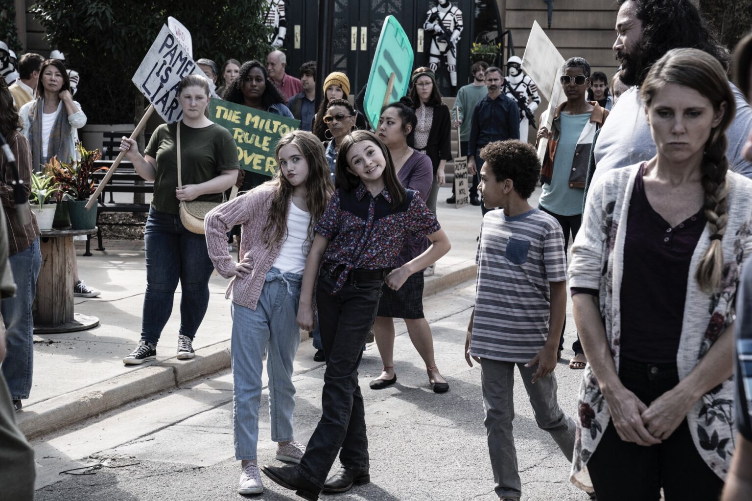 THE WALKING DEAD Season 11 Episode 17 Photos Lockdown | Seat42F