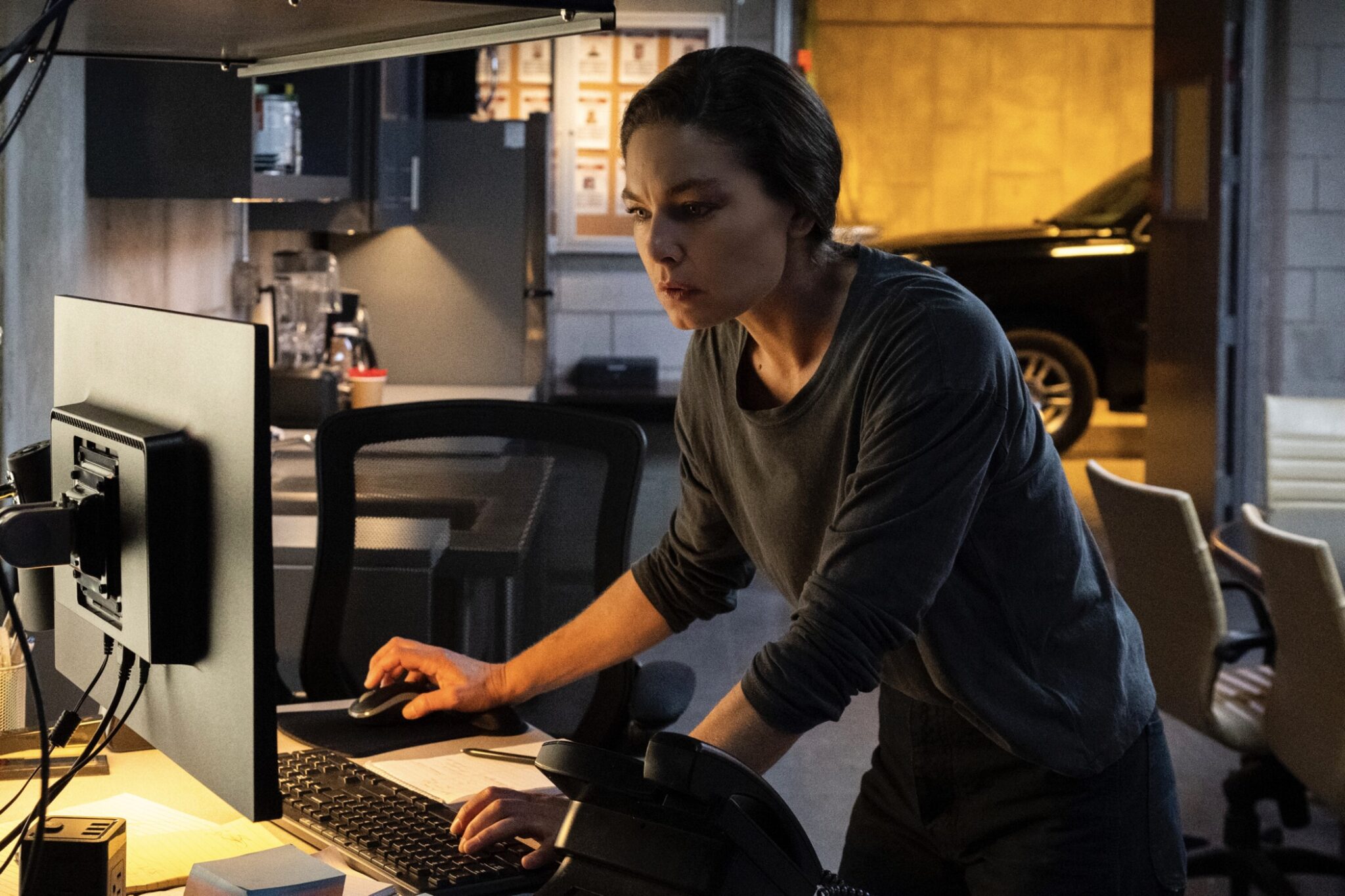 FBI MOST WANTED Season 4 Episode 5 Photos Chains | Seat42F