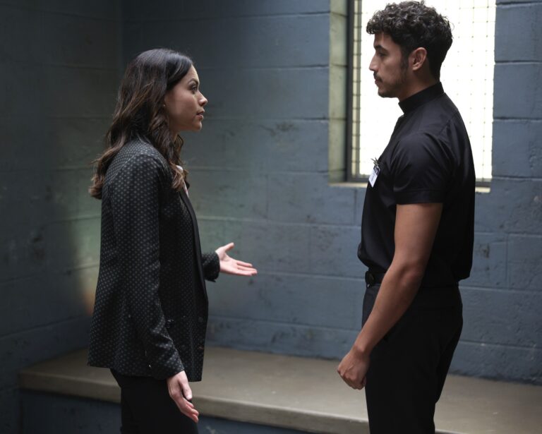 THE ROOKIE Season 5 Episode 5 Photos The Fugitive | Seat42F