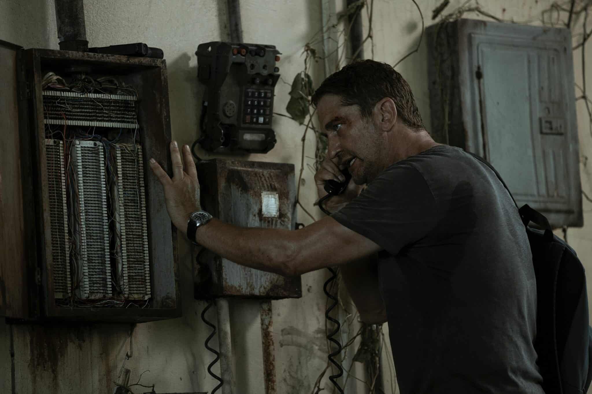 Gerard Butler And Mike Colter Movie PLANE Trailer | Seat42F