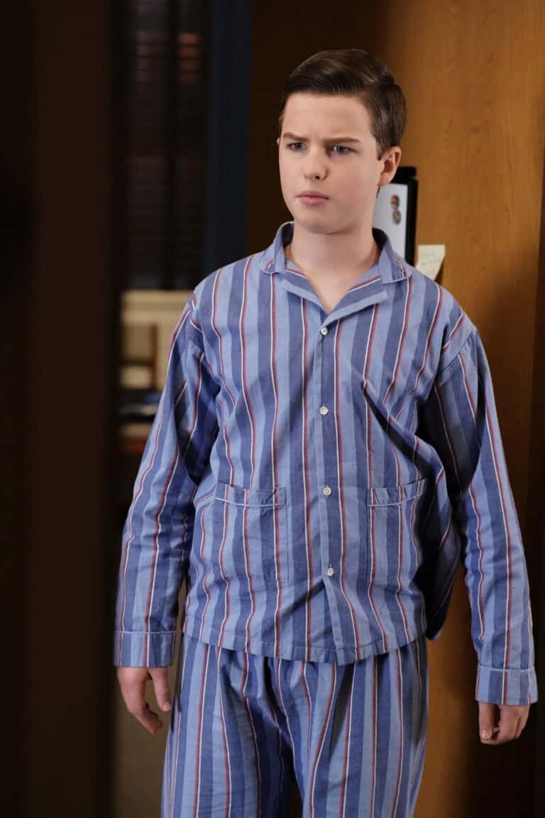 YOUNG SHELDON Season 6 Episode 5 Photos A Resident Advisor And The Word ...