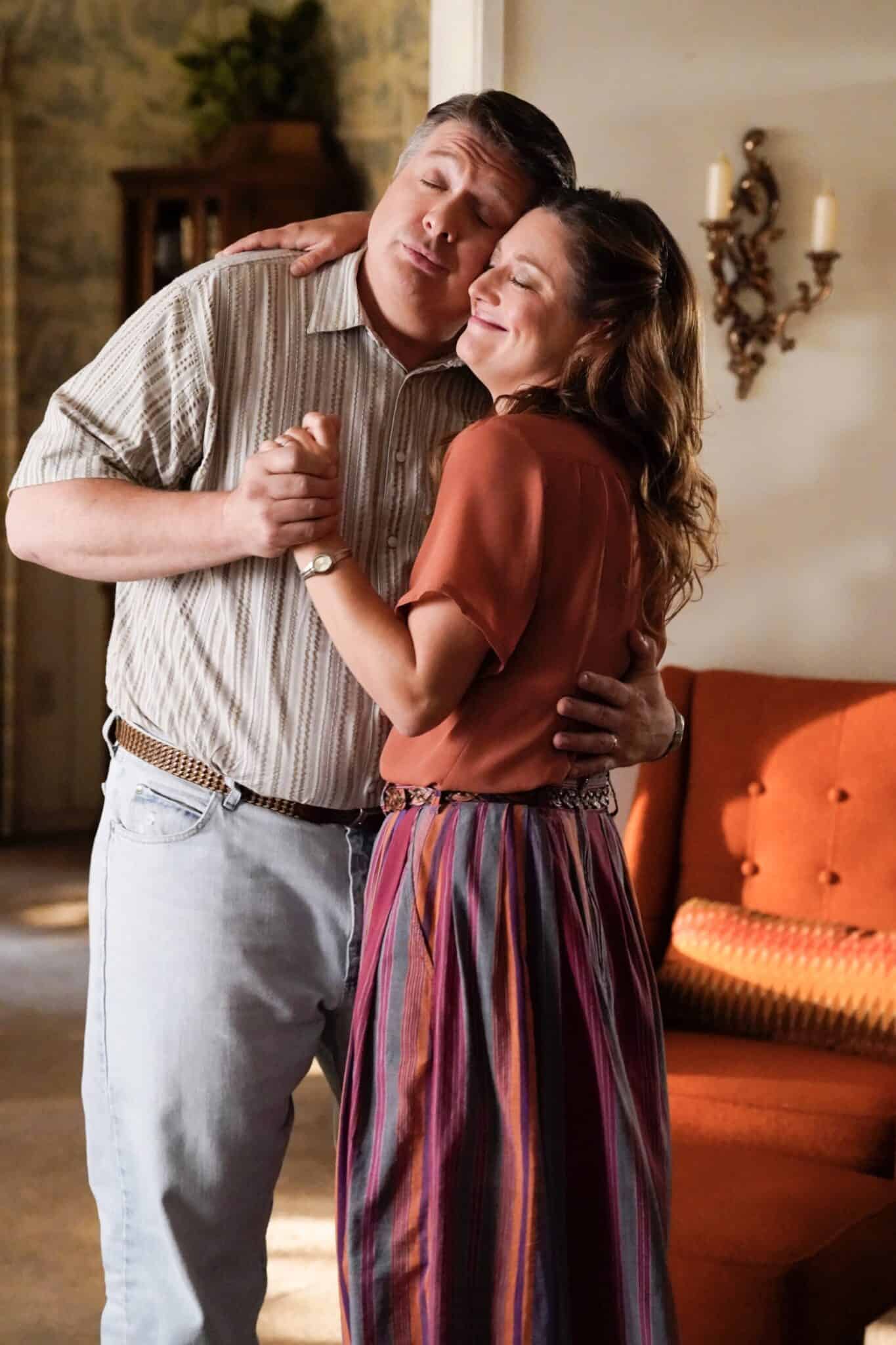 YOUNG SHELDON Season 6 Episode 5 Photos A Resident Advisor And The Word ...