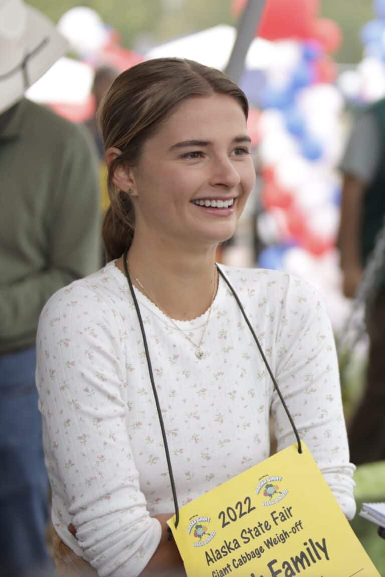 ALASKA DAILY Season 1 Episode 4 Photos The Weekend | Seat42F