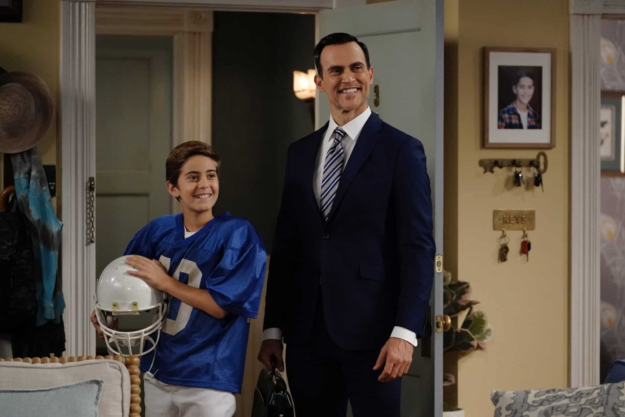 CALL ME KAT Season 3 Episode 5 Photos Call Me Uncle Dad | Seat42F