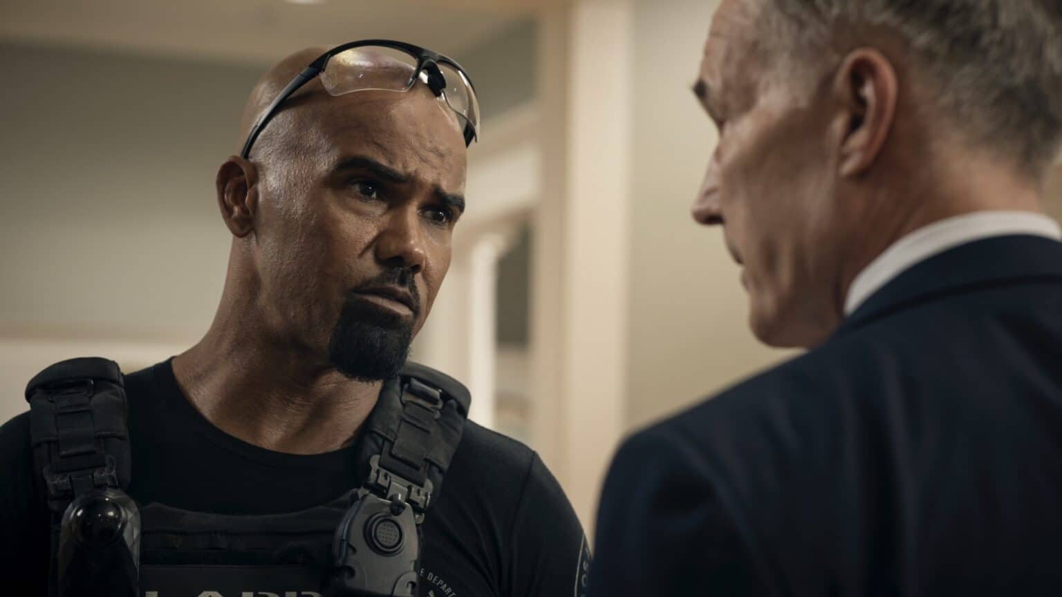 SWAT Season 6 Episode 5 Photos Unraveling | Seat42F