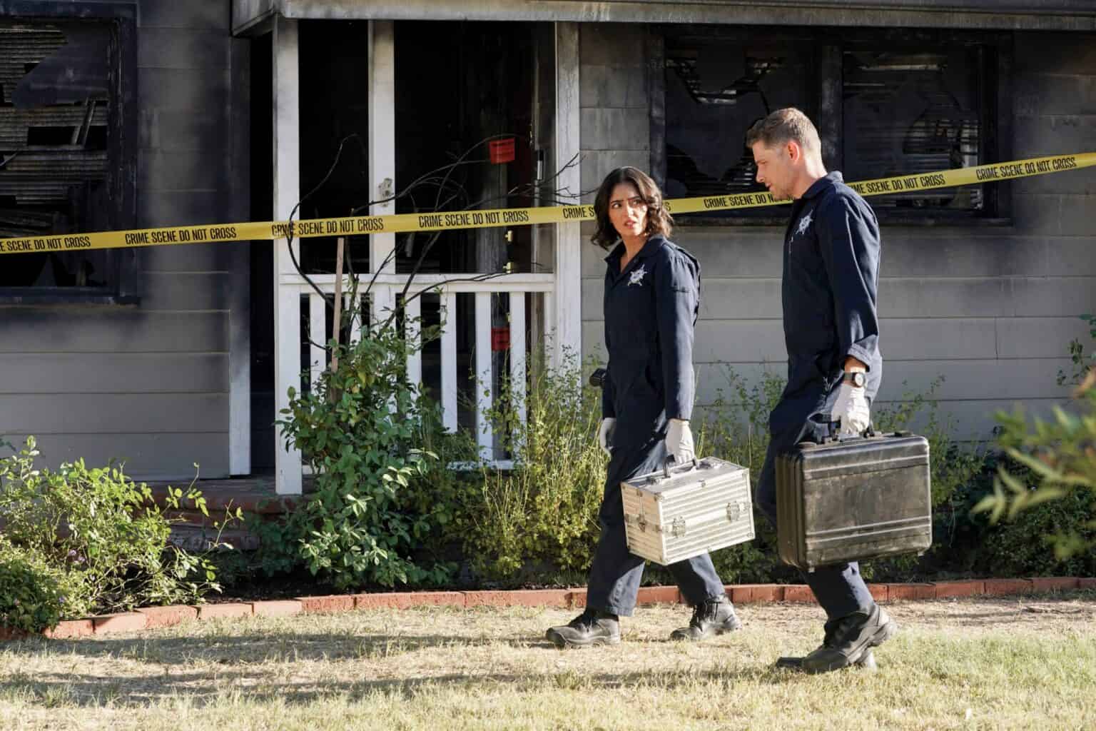 CSI VEGAS Season 2 Episode 7 Photos Burned | Seat42F