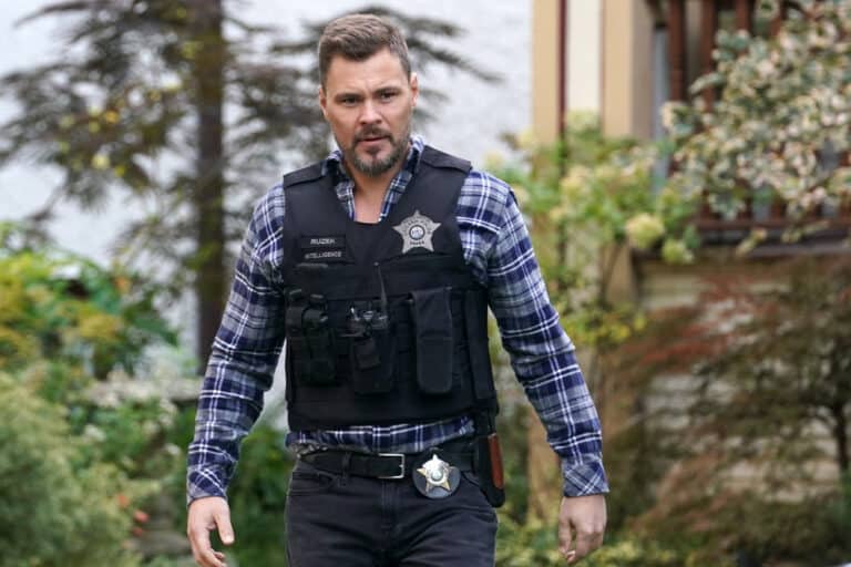 CHICAGO PD Season 10 Episode 8 Photos Under The Skin | Seat42F