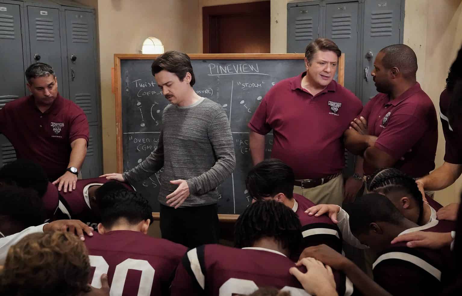 YOUNG SHELDON Season 6 Episode 9 Photos College Dropouts and the ...