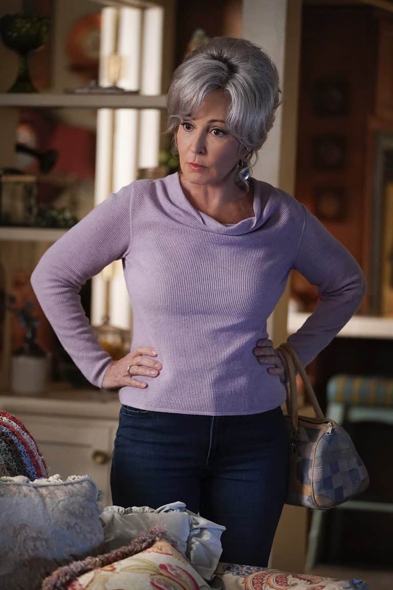 YOUNG SHELDON Season 6 Episode 10 Photos Pancake Sunday And Textbook ...