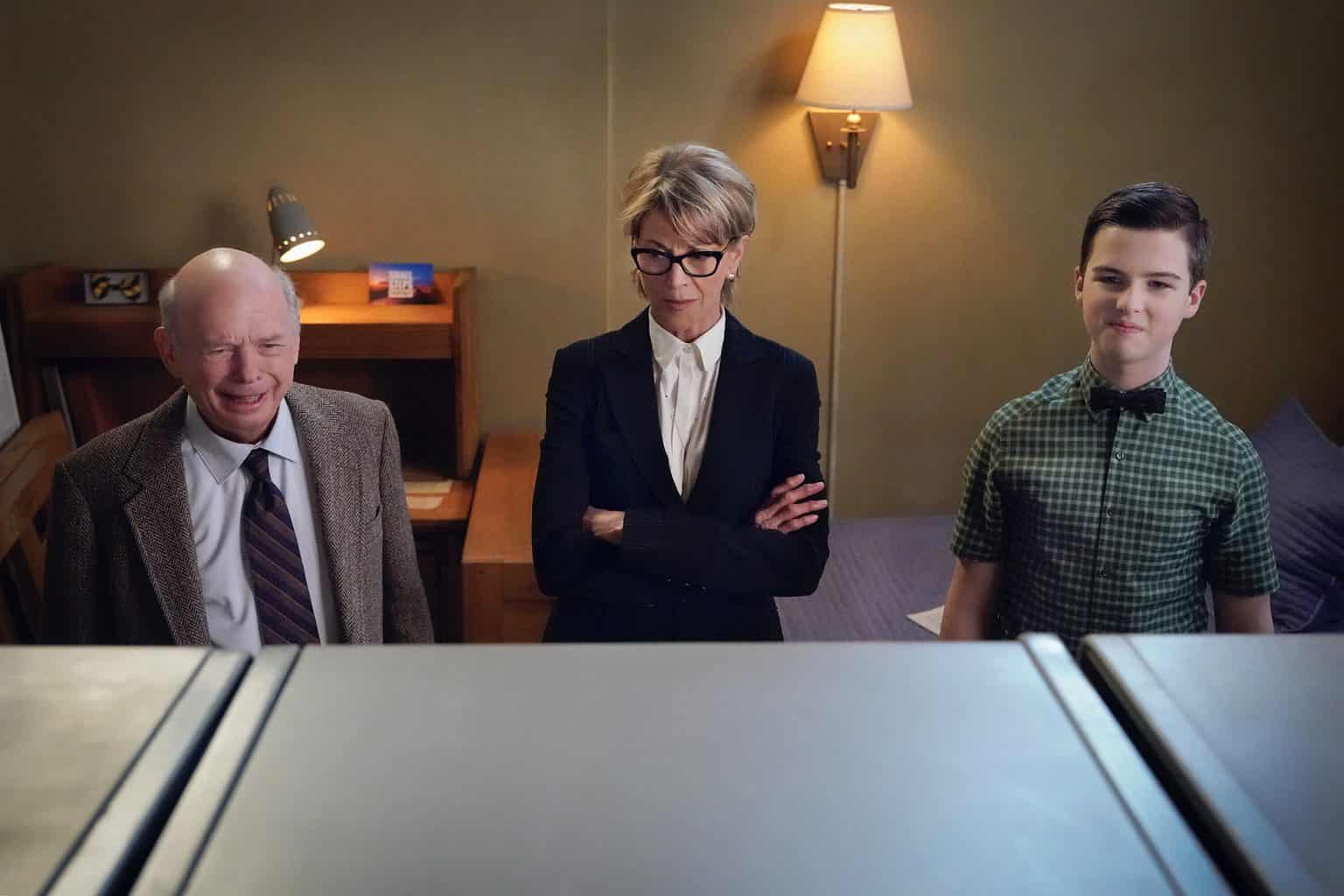 YOUNG SHELDON Season 6 Episode 11 Photos Ruthless, Toothless And A Week ...