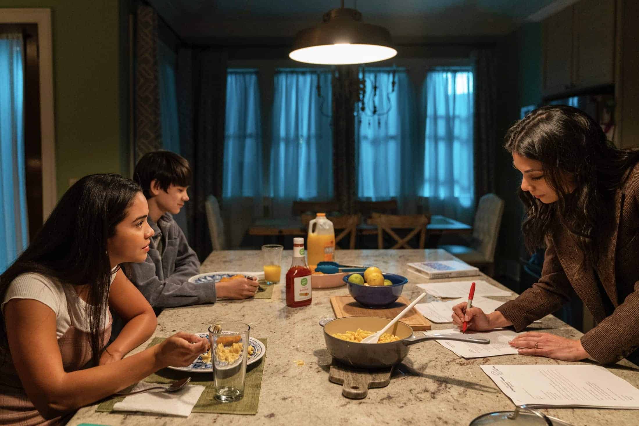 New TRUE LIES Season 1 Episode 1 Cast, Spoilers, Photos