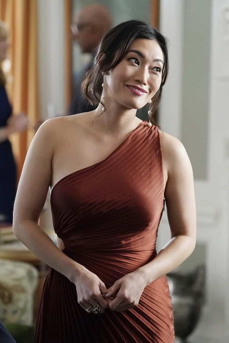 New THE COMPANY YOU KEEP Season 1 Episode 4 Photos, Cast
