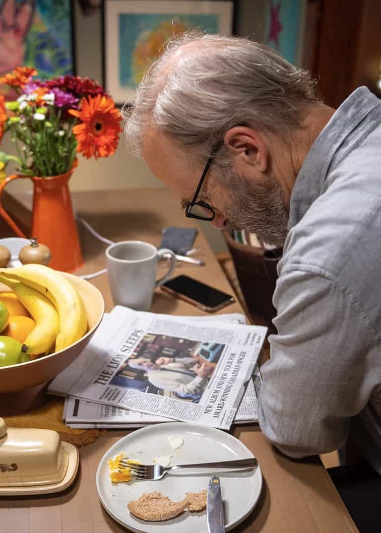 LUCKY HANK Season 1 Episode 1 Photos Pilot | Seat42F