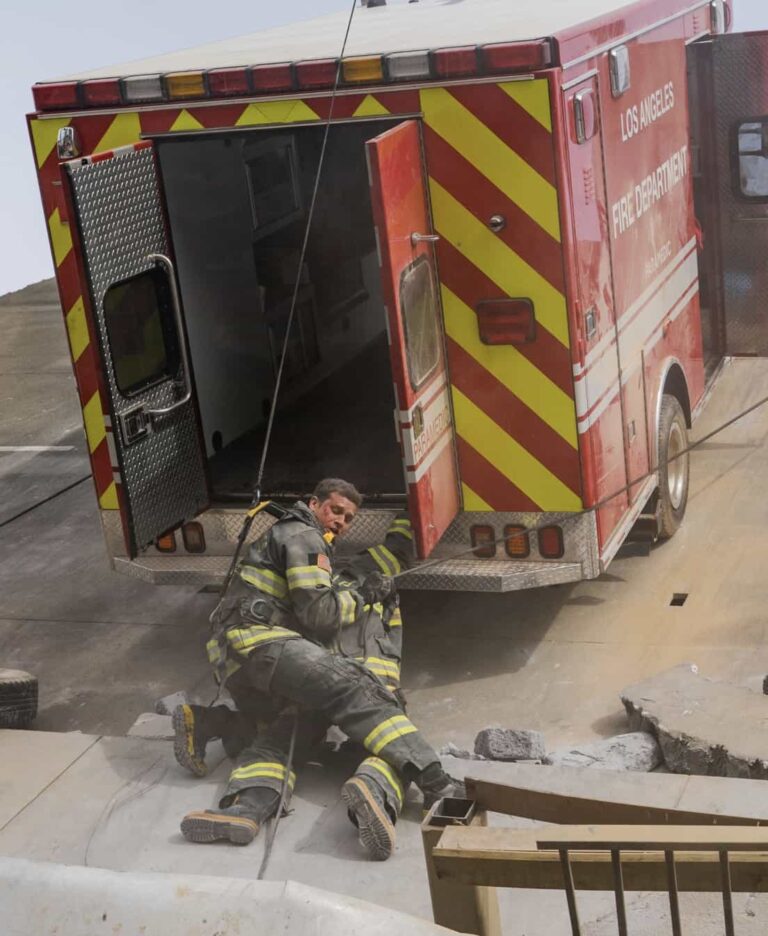 New 911 SEASON 6 EPISODE 18 Photos, Cast, Plot, Spoilers