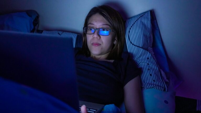 Binge-Watching Culture Is Changing Modern Nighttime Routines | Seat42F